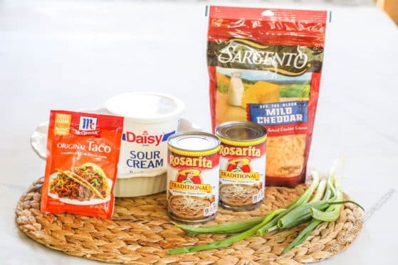 Cheesy Refried Bean Dip · Easy Family Recipes