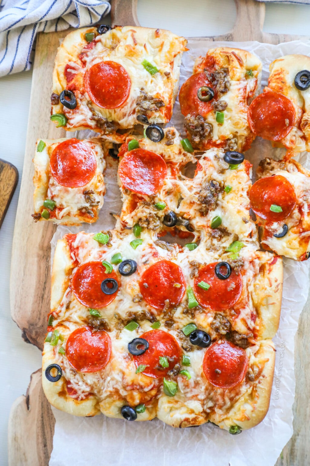 Pull Apart Pizza Bread · Easy Family Recipes