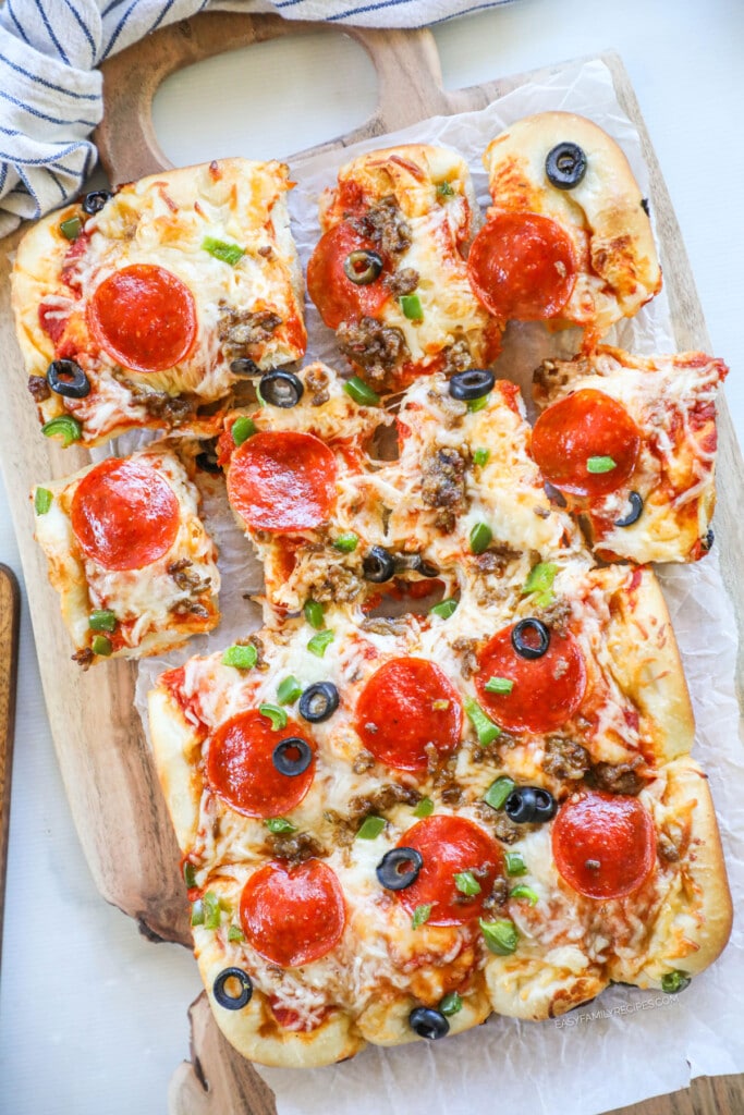 Pull Apart Pizza Bread · Easy Family Recipes